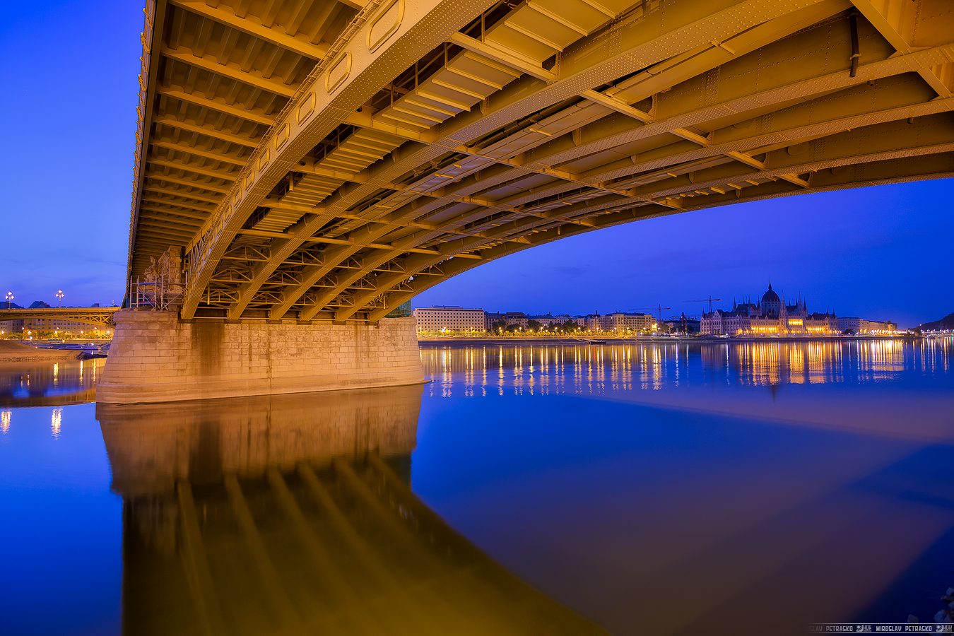The very yellow bridge - HDRshooter