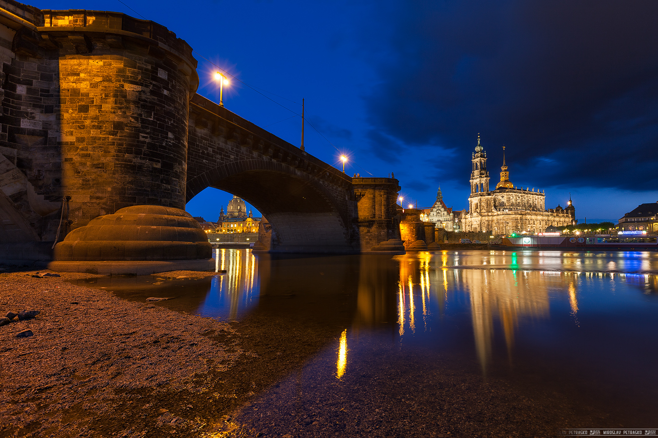 Dresden reflection - HDRshooter