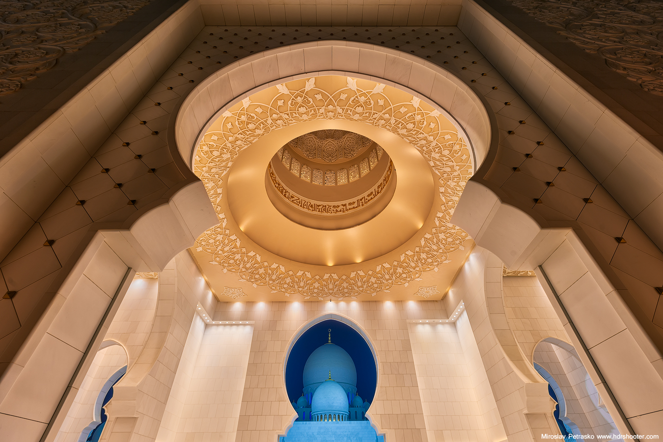 Entrance to the Grand Mosque - HDRshooter