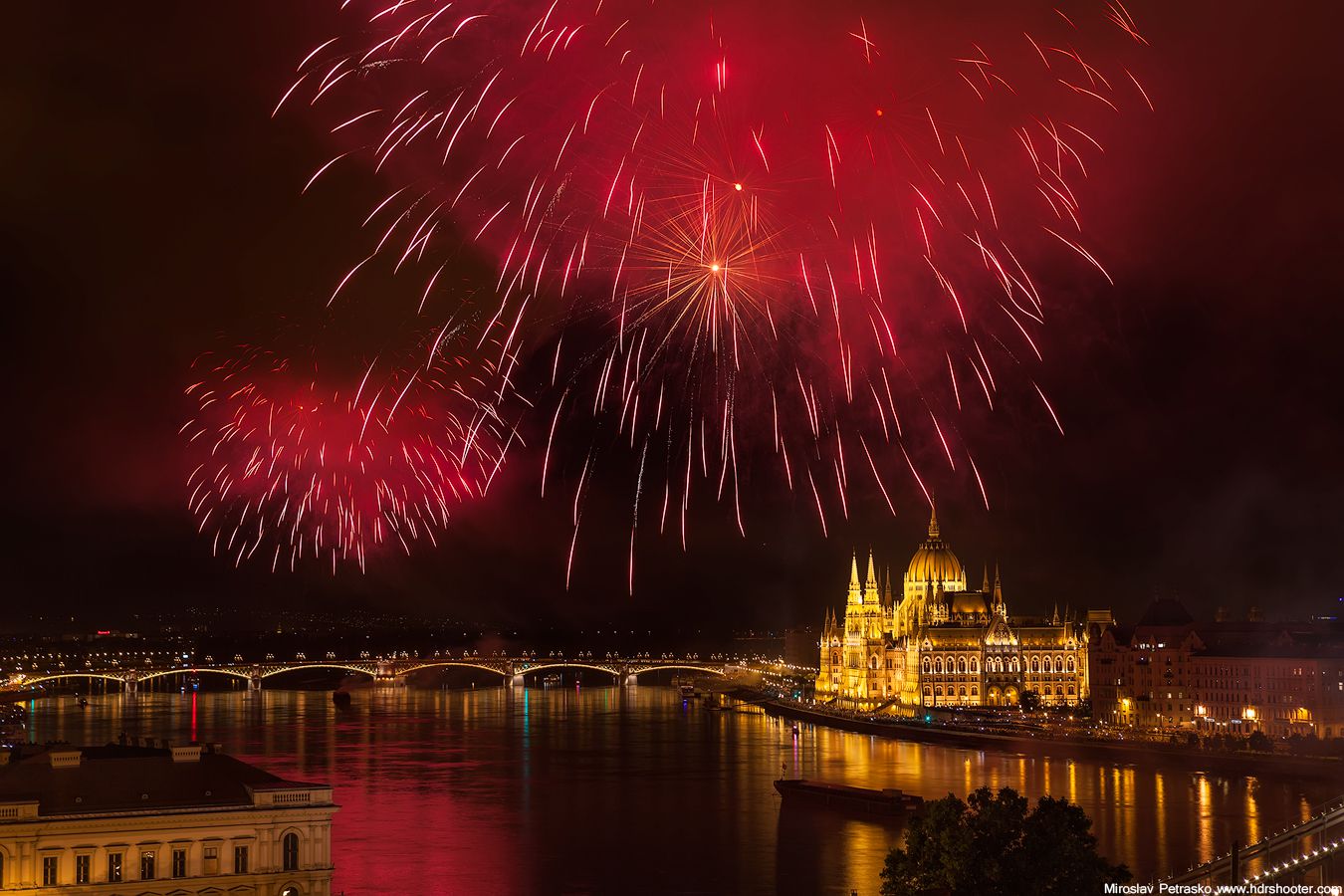 In the red sky - HDRshooter