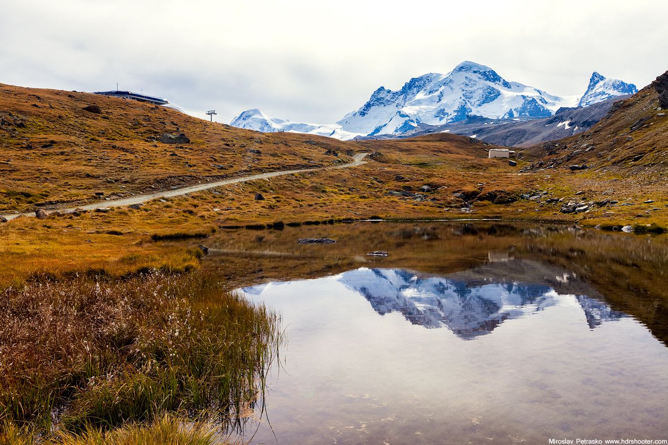 A mountain reflection - HDRshooter