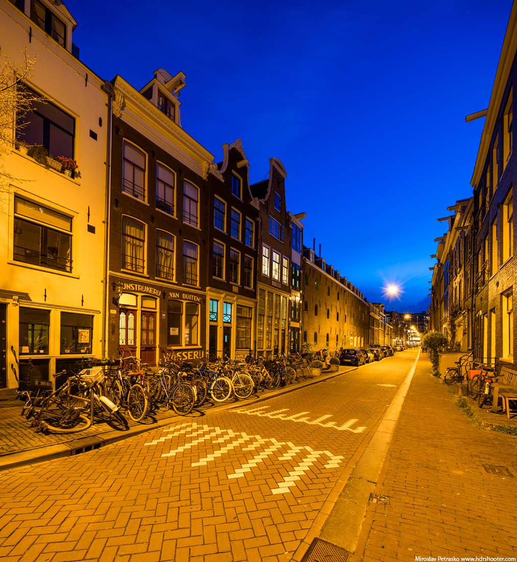 A yellow lit street - HDRshooter