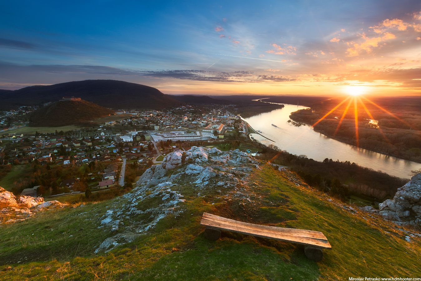 A bench with a beautiful view over Hainburg - HDRshooter