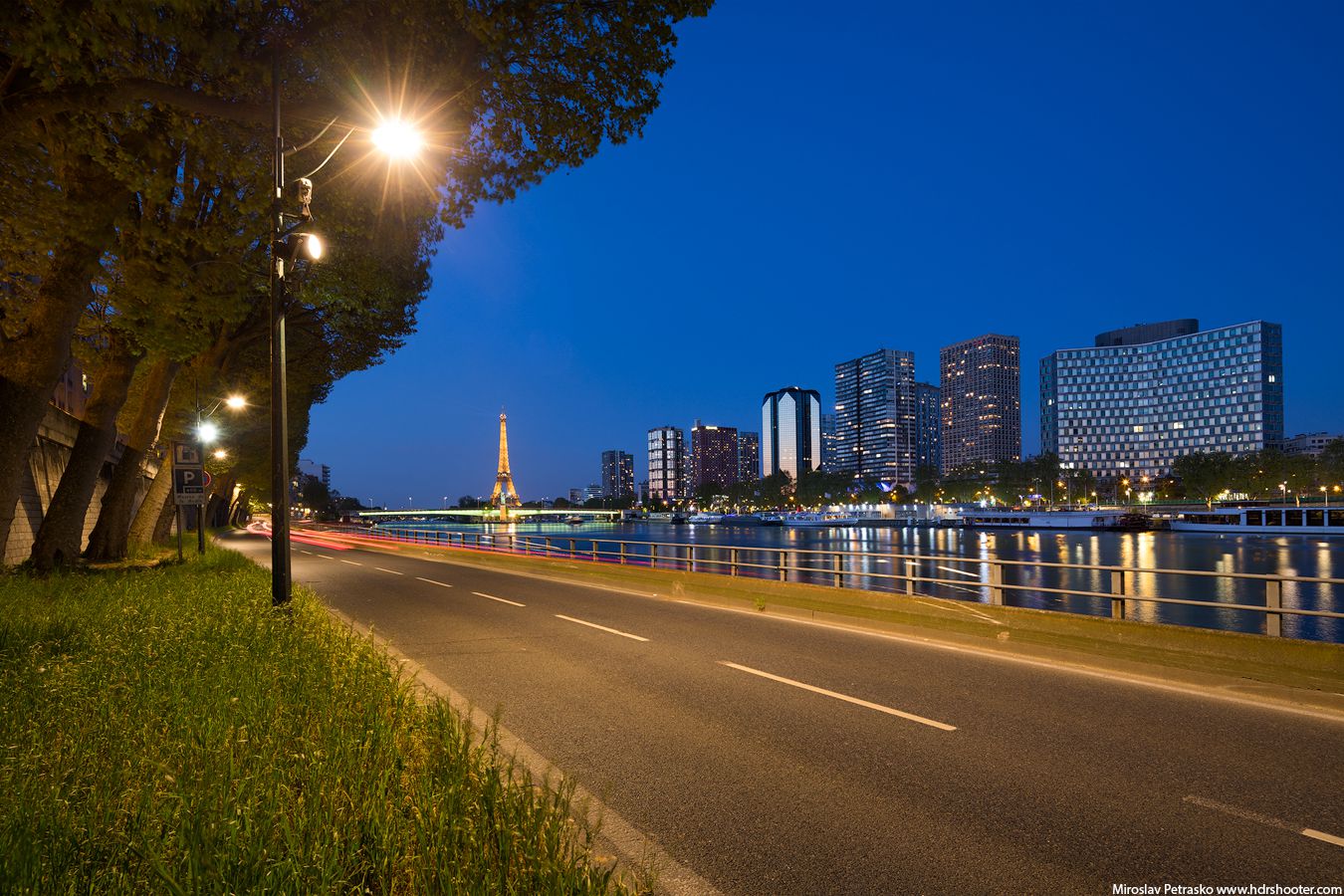 Blue sky in Paris - HDRshooter