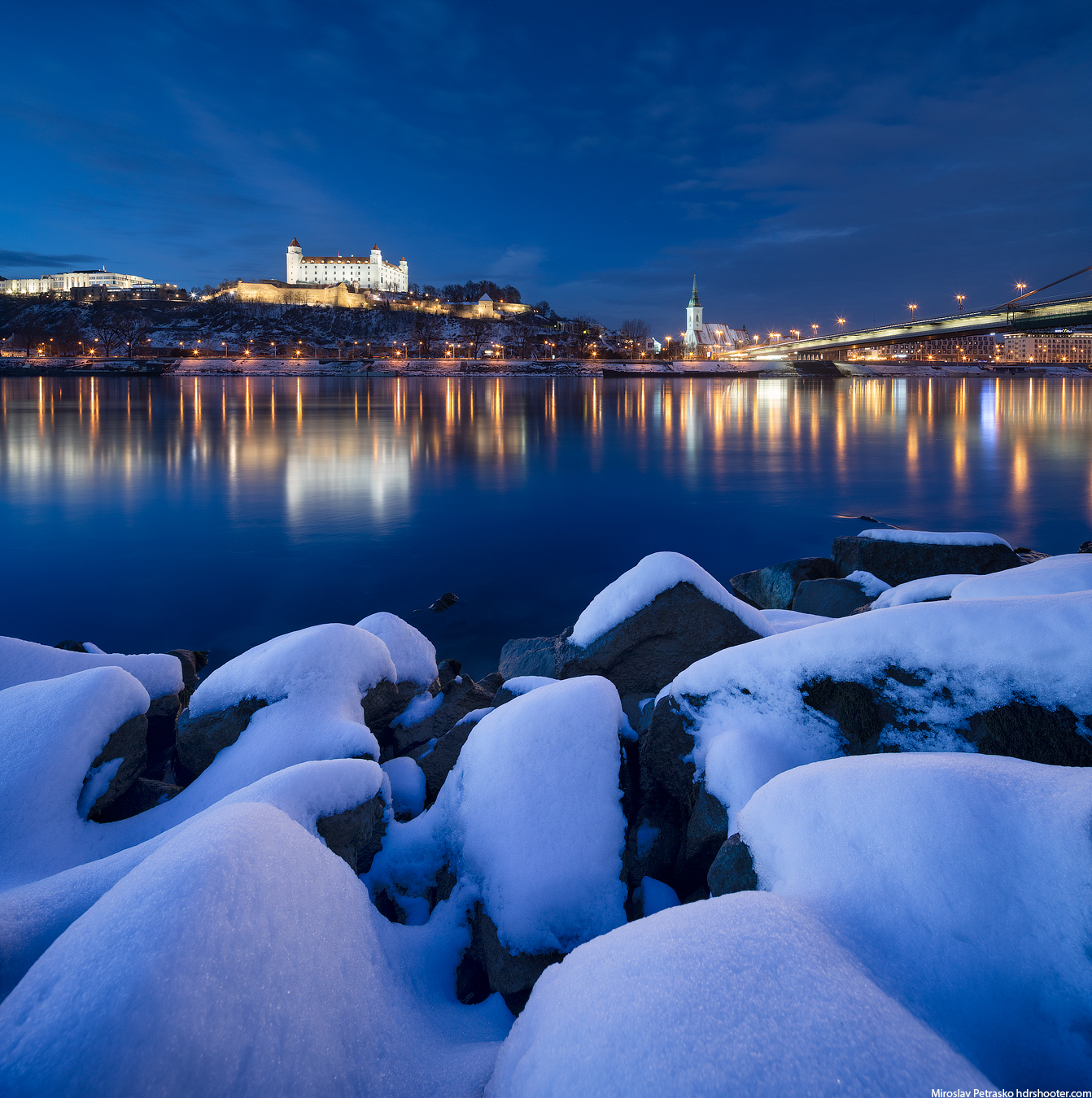Snow covered rocks at the Danube, Bratislava - HDRshooter