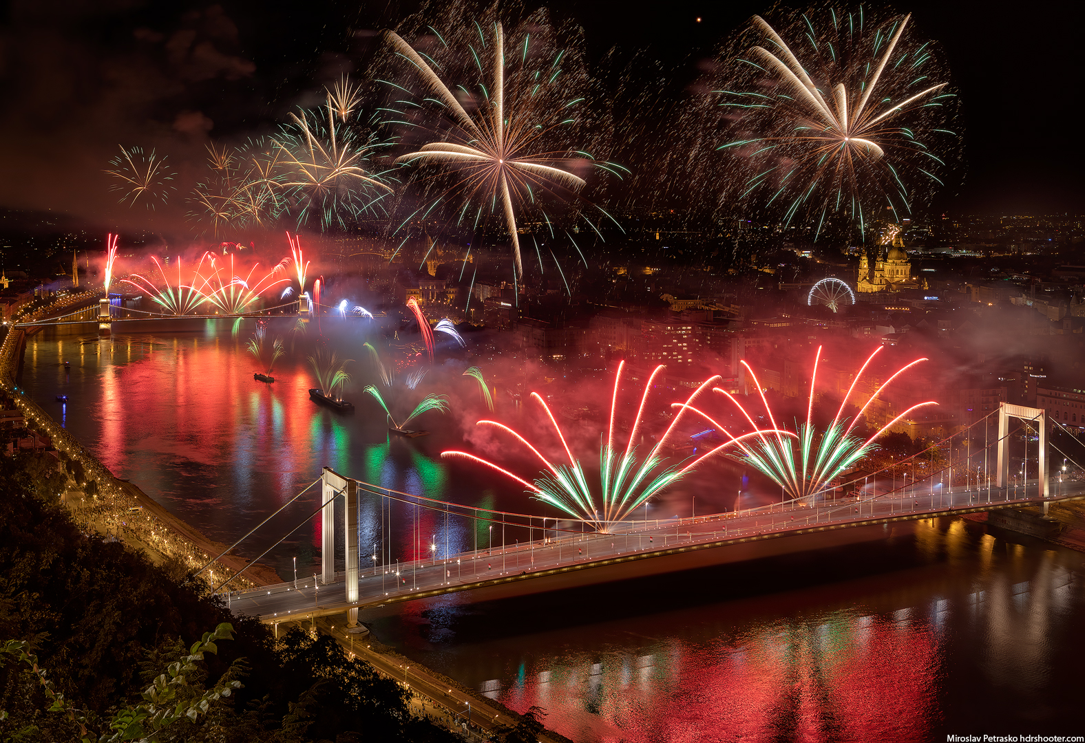 A very busy fireworks photo - HDRshooter